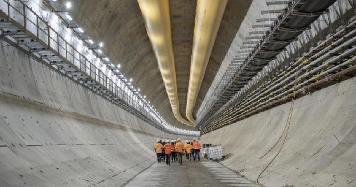 Hassell | First glance into Metro Tunnel
